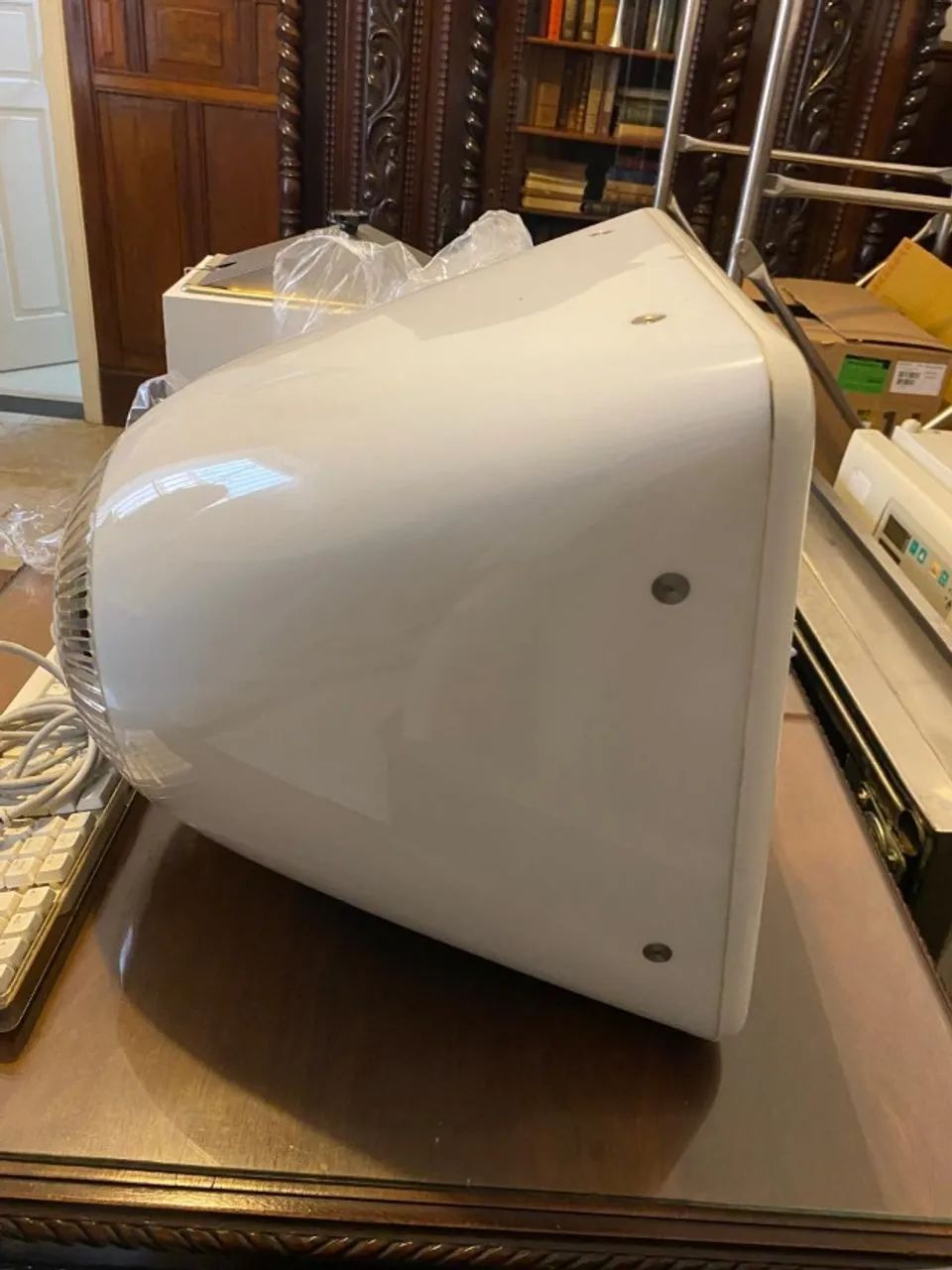 Computador Antigo Apple Emac 2002(powerpc G4) (Usado) - Monitores ...