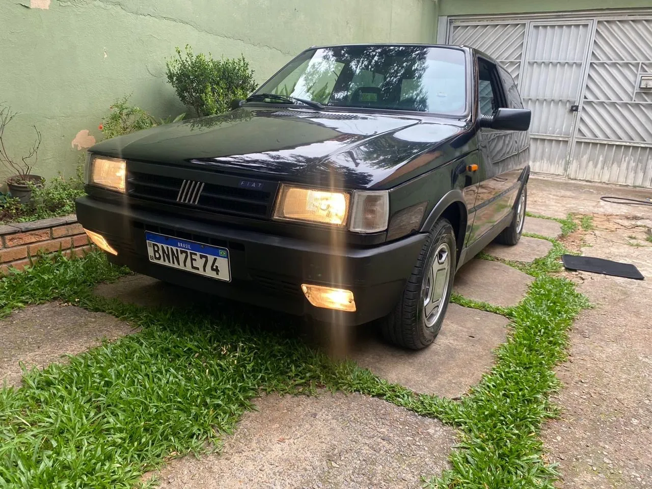 Fiat Uno 1.6R MPI / 1.6R / 1.5R Usados e Novos