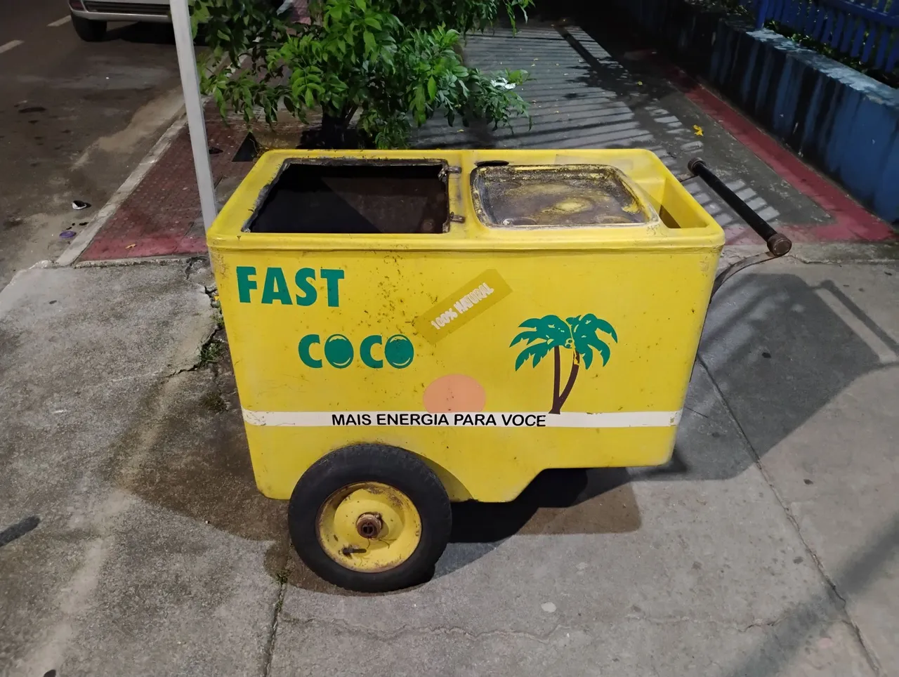 "carrinho de coco gelado" - Trailers e carrinhos comerciais no Brasil