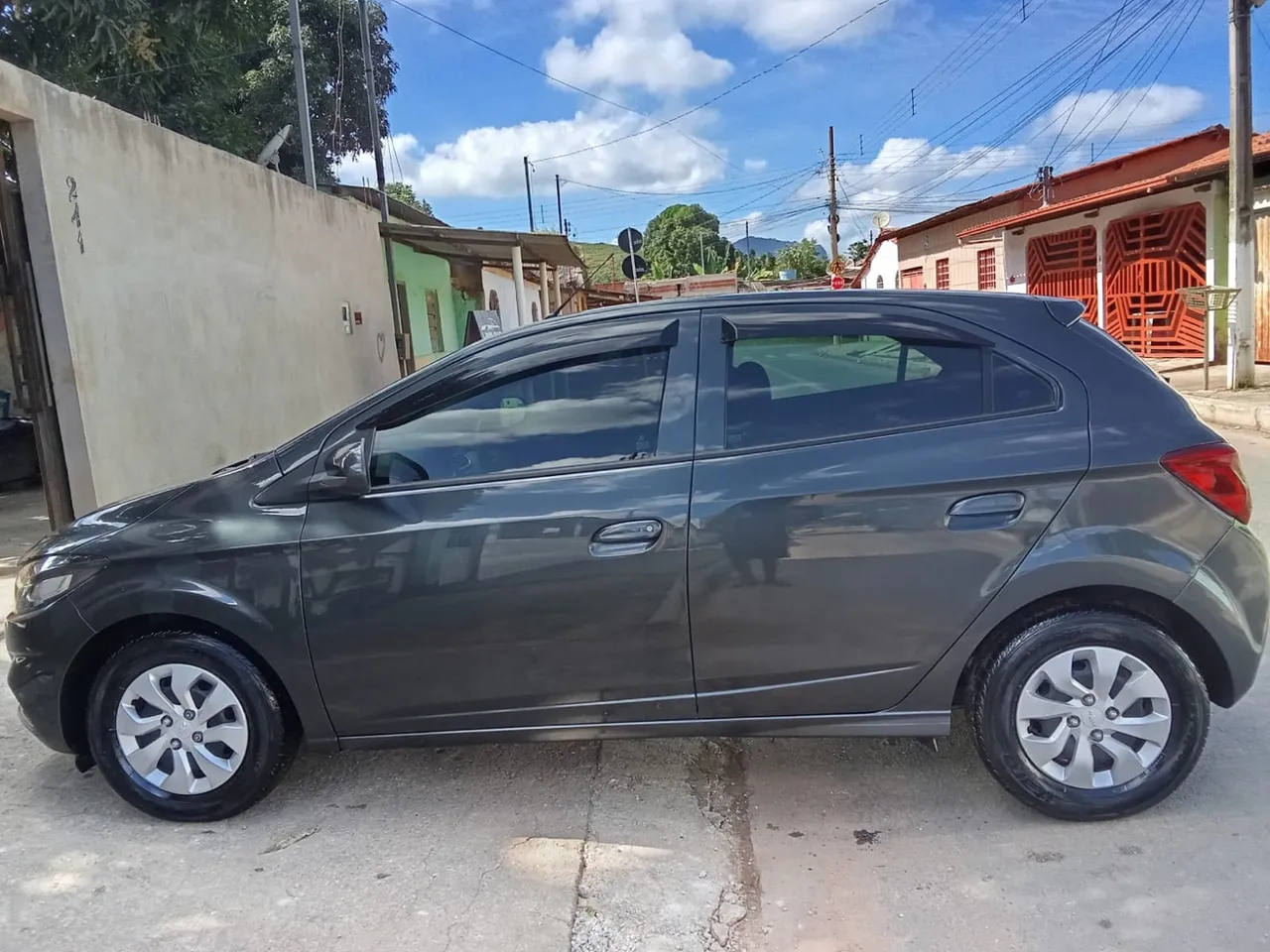 CHEVROLET ONIX 2018 Usados e Novos