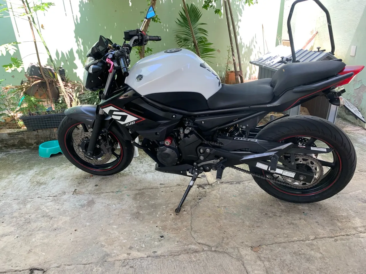 Motos YAMAHA XJ6 no Brasil