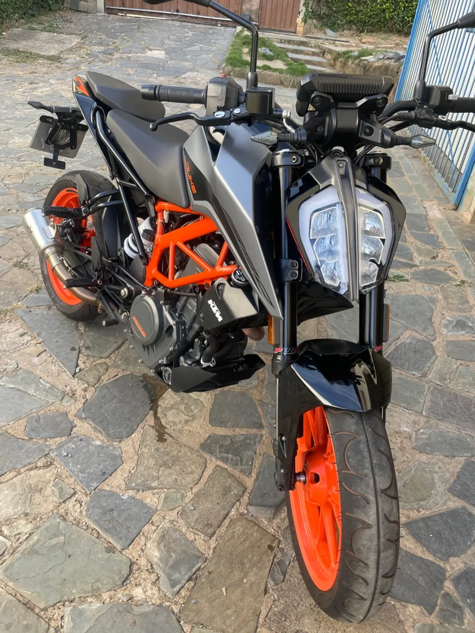 Motos KTM Duke 390 no Brasil
