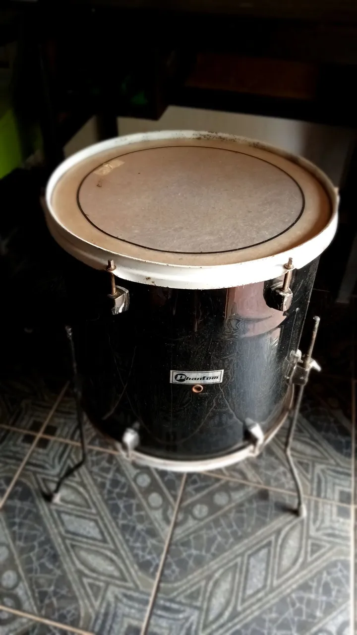 "instrumentos surdo" - Instrumentos musicais no Brasil