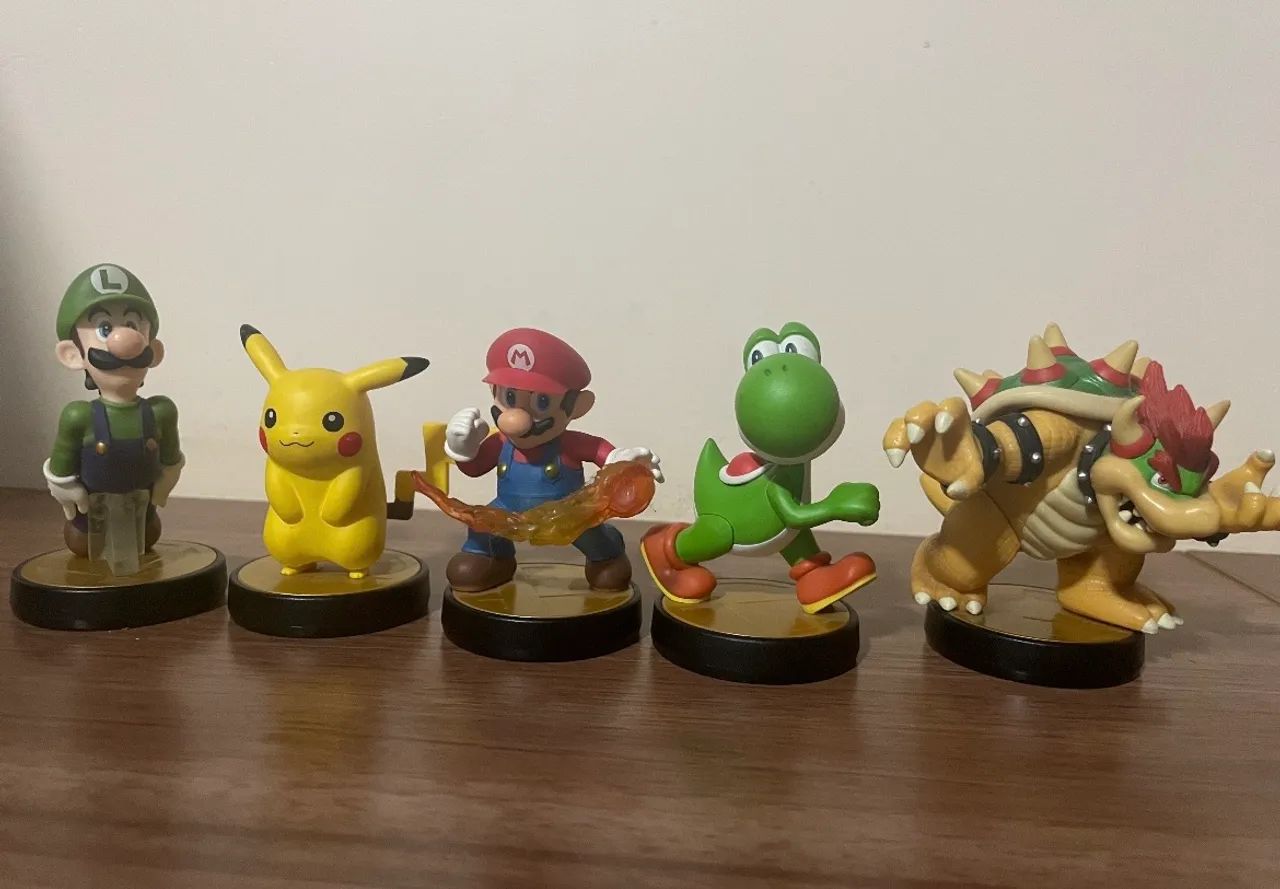 5 Figuras Amibos - Mario, Luigi, Pikachu, Yoshi e Bowser (vendo ...
