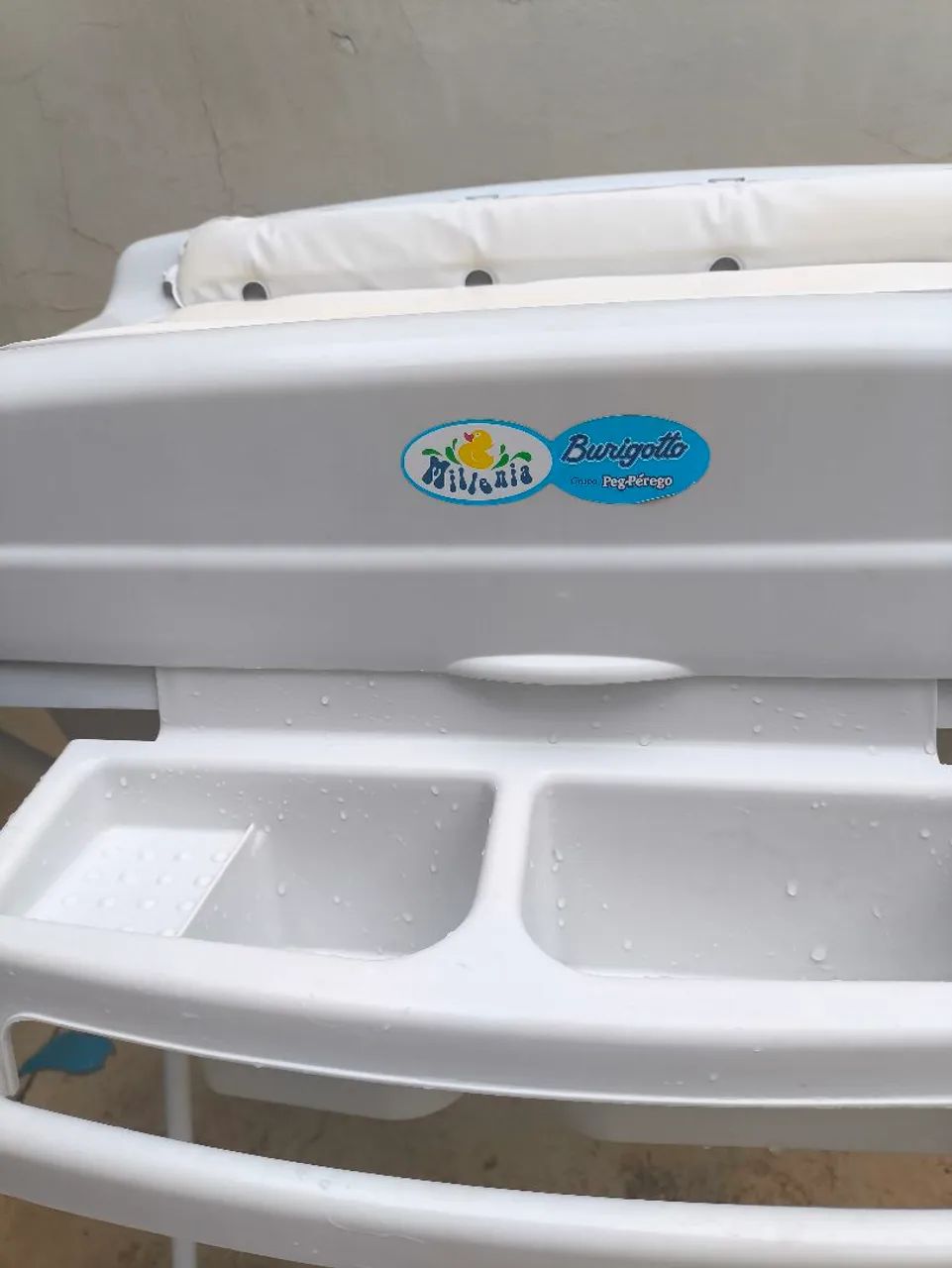 Banheira Burigotto com trocador e suporte - Maternidade e Cuidados com ...