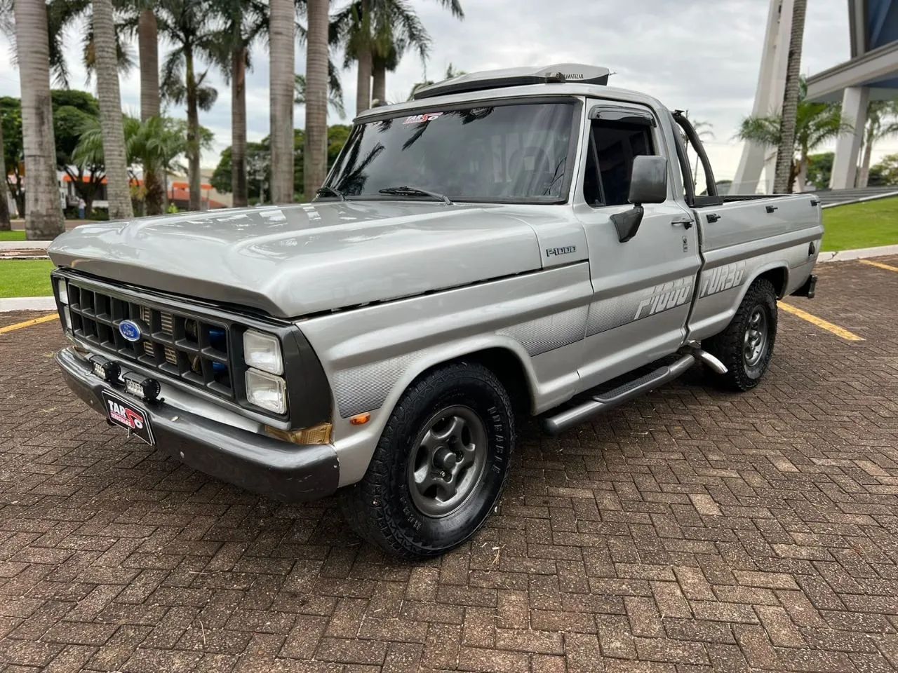 FORD F-1000 Usados e Novos no PR