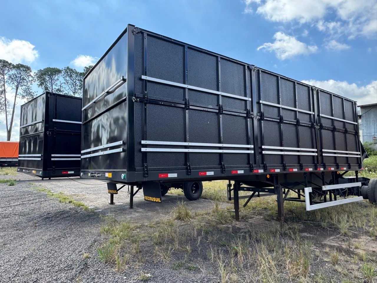 "bi trem graneleiro" - Caminhões no Brasil