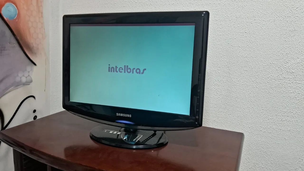 Monitor TV Samsung 19 polegadas+ caixinhas de som +mini AV2GA ...