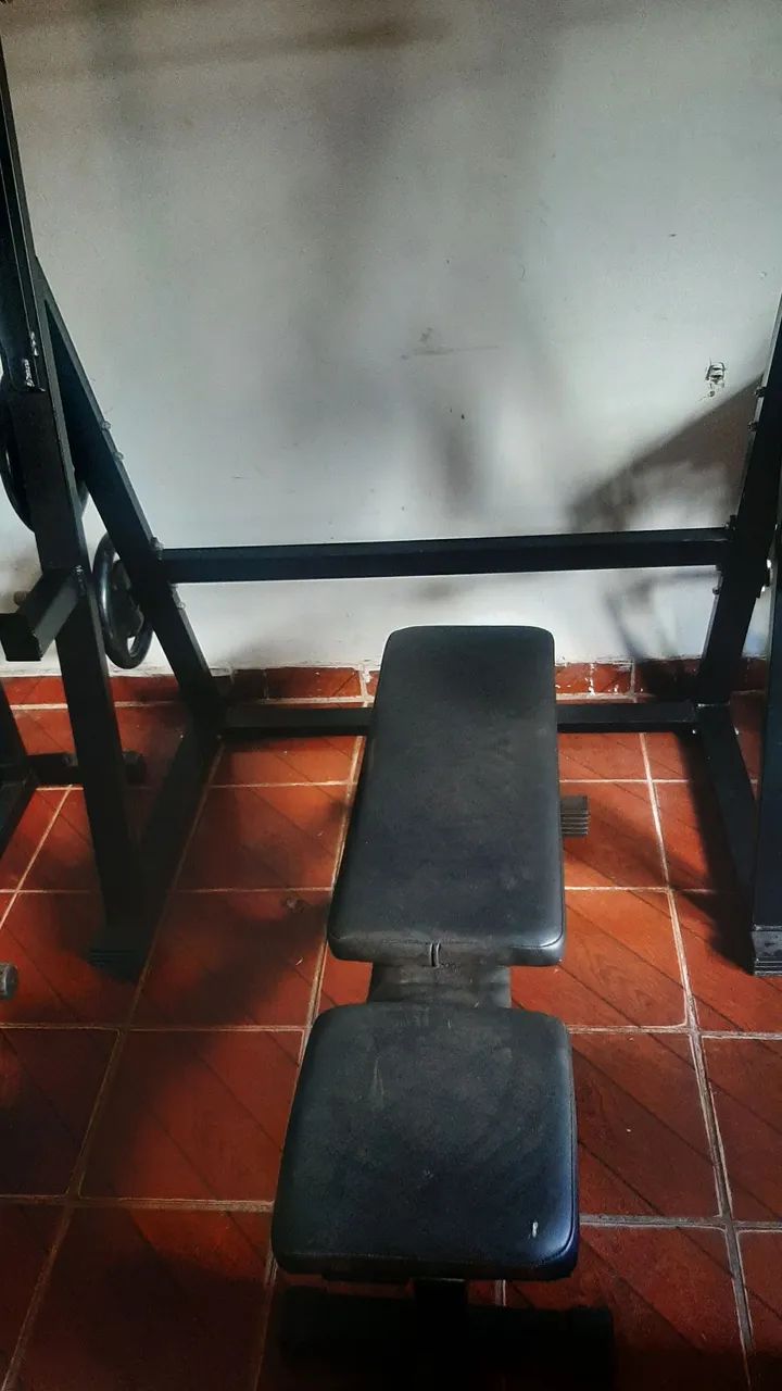 Rack gaiola de agachamento + banco de academia - Academia e Exercícios ...