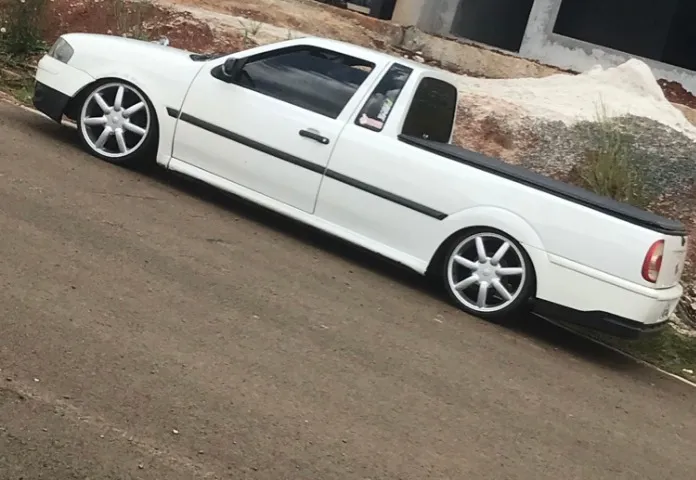 VOLKSWAGEN SAVEIRO CITY 1.8 MI TOTAL FLEX 8V Usados e Novos