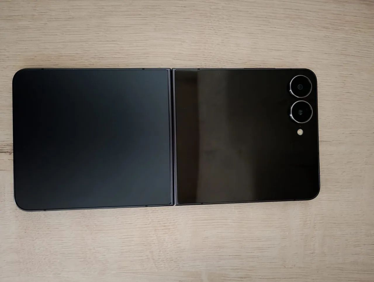 Smartphone Samsung Galaxy Z Flip7 256GB Preto 5G Tela 6,9" Câm. Dupla ...