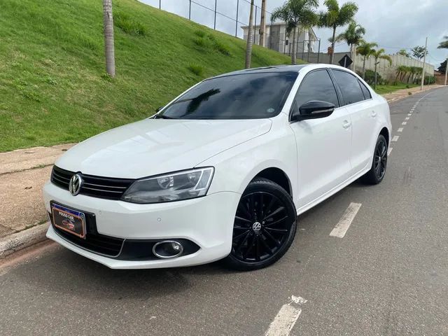 VOLKSWAGEN JETTA 2011 Usados e Novos em MG