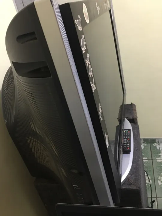 "tv de tubo" - TVs no Brasil