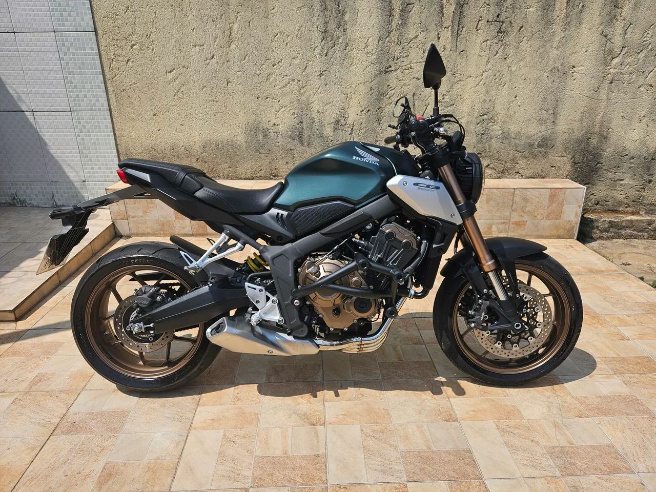 HONDA CB 650R 2023 - 1371433203 | OLX