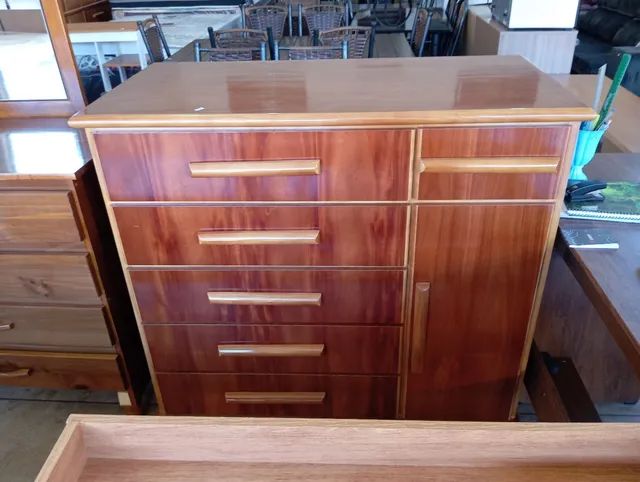 "comoda alta de madeira" no Brasil