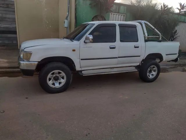 TOYOTA HILUX 2003 Usados e Novos