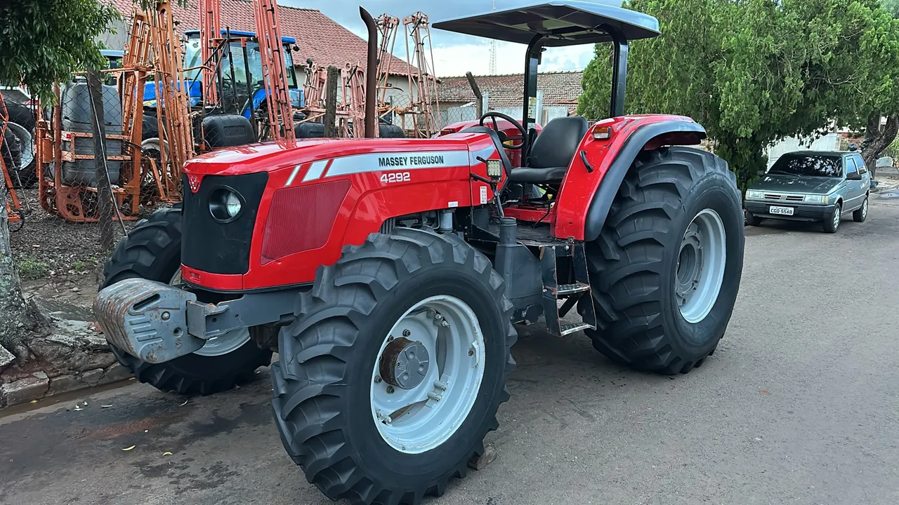 "massey ferguson 4292" - Tratores e máquinas agrícolas no Brasil