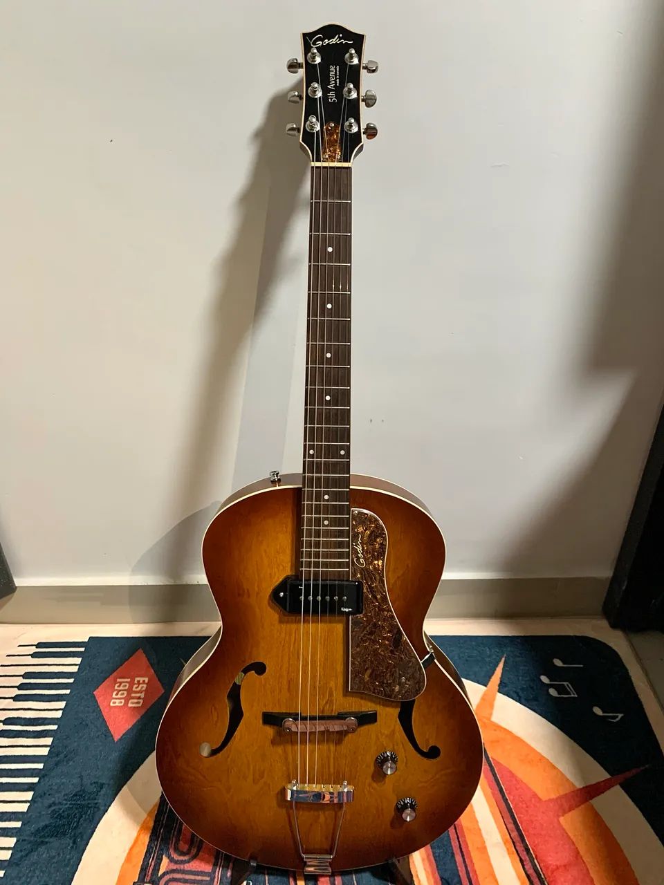 Guitarra semi acústica Godin 5th Avenue - Instrumentos musicais - Plano ...