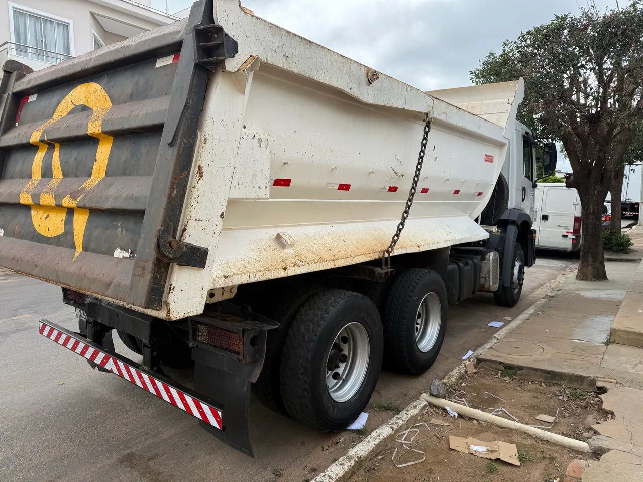 Caminhão basculante 31330 - Caminhões - Tanque Novo 1469290721 | OLX