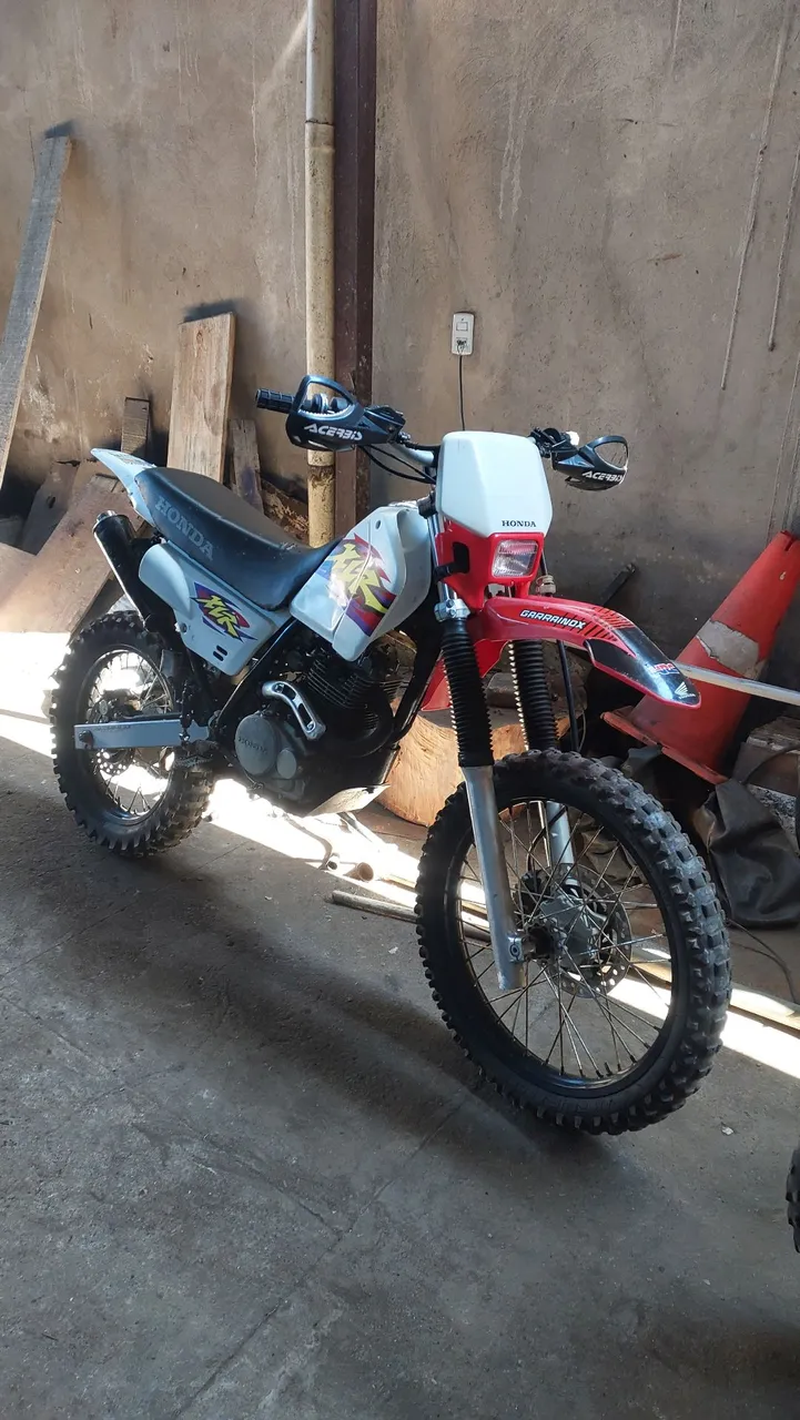 Motos HONDA XLR no Brasil