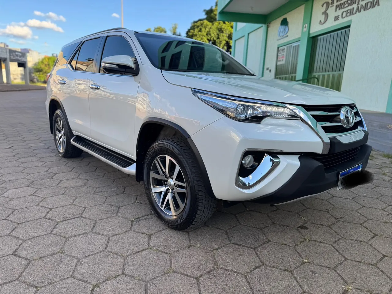 TOYOTA HILUX SW4 SRX 4X4 2.8 TDI 16V DIES. AUT. Usados e Novos