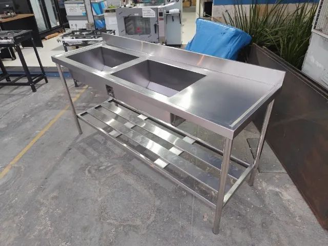 Pia em Inox 2 Cubas - Prateleira Gradeada, Alta Durabilidade e Fácil ...