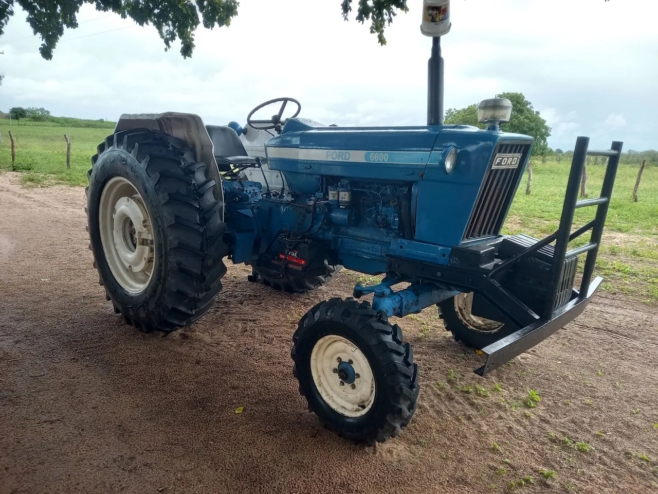 "trator ford 6600" - Tratores e máquinas agrícolas no Brasil
