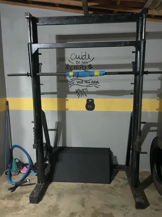 Agachamento guiado e um hack - Academia e Exercícios - João Câmara ...