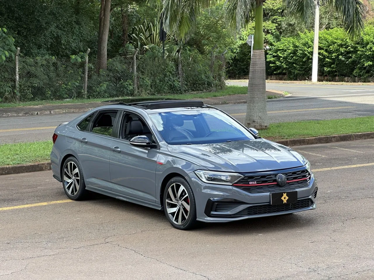 VOLKSWAGEN JETTA a gasolina 2019 Usados e Novos