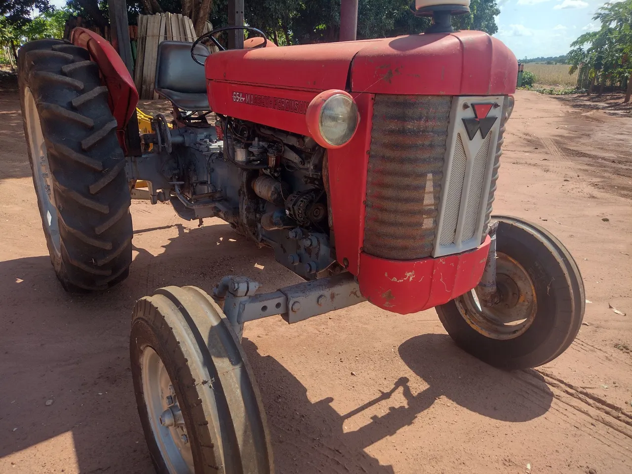 "massey ferguson 65x" - Tratores e máquinas agrícolas no Brasil