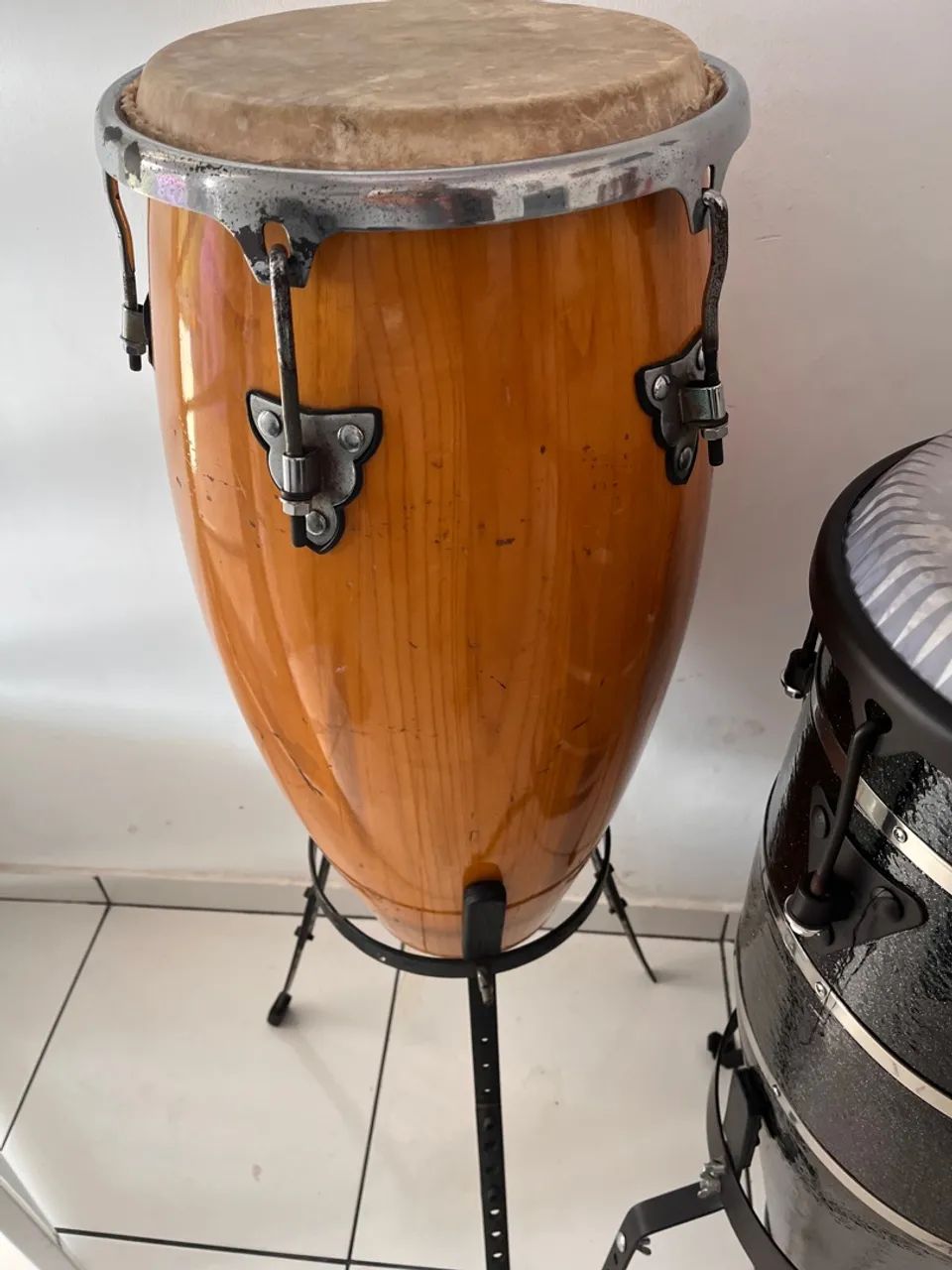 Congas em madeira com suporte - Instrumentos musicais - Vila da Penha ...