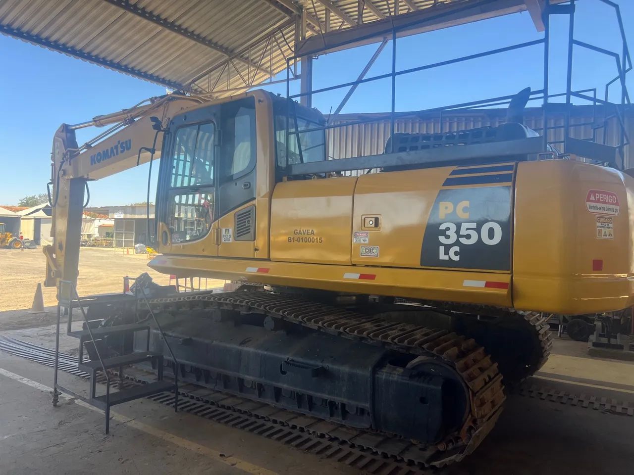 Escavadeira Komatsu PC 350 LC . - Máquinas pesadas para construção ...