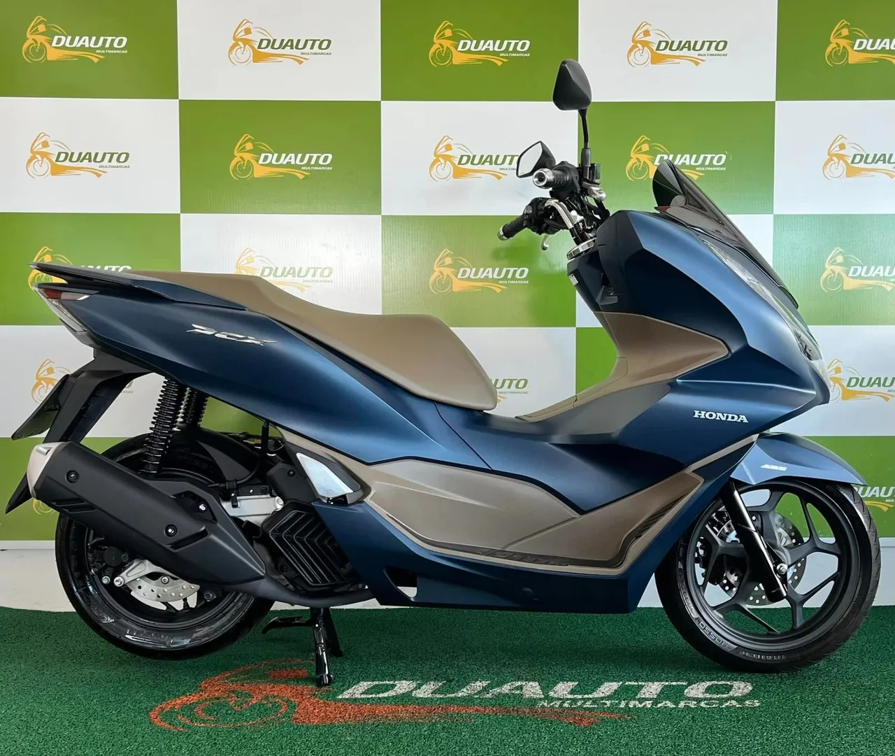 Motos HONDA PCX 2024 no Brasil
