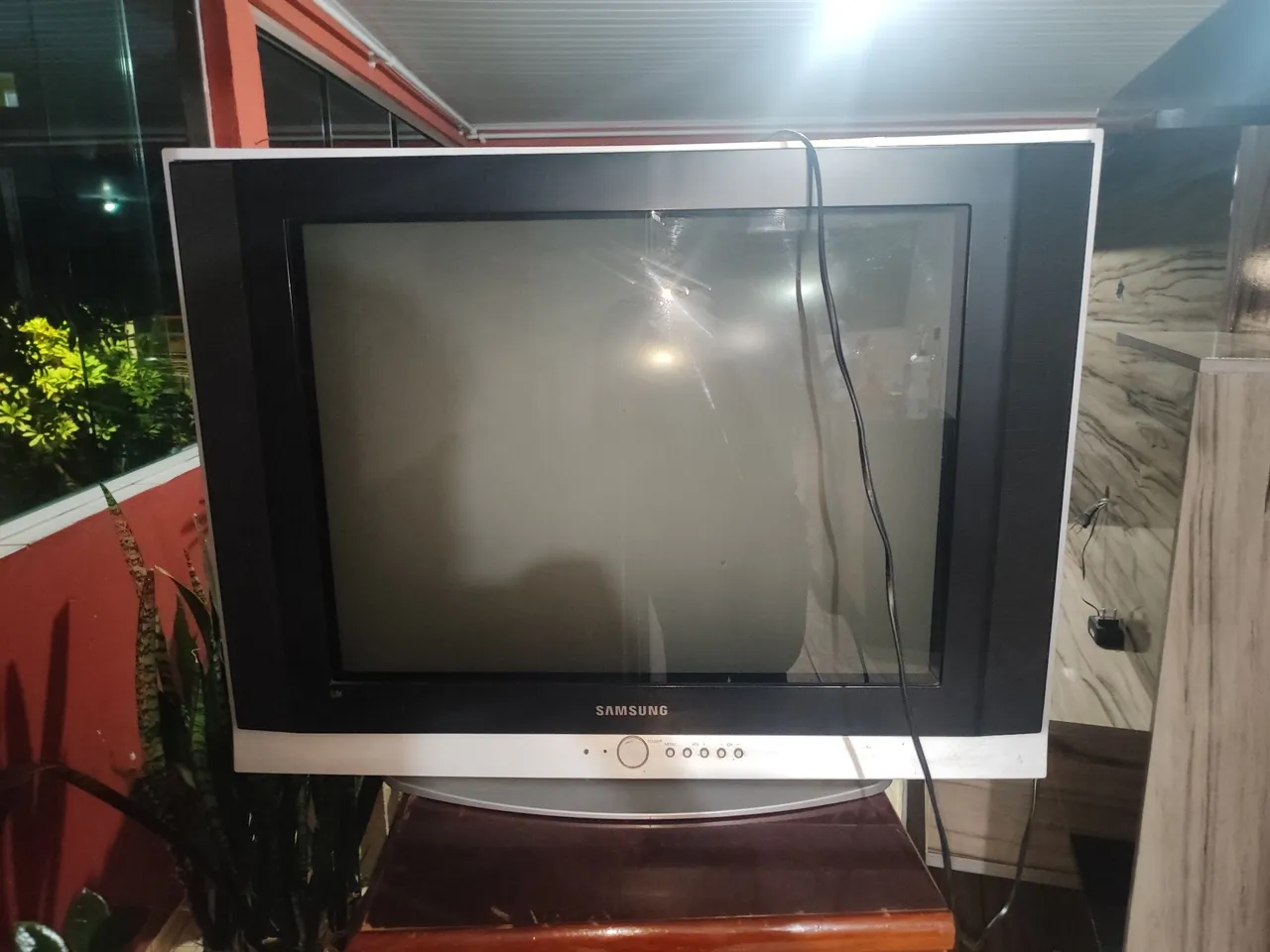 "tv de tubo" - TVs no Brasil