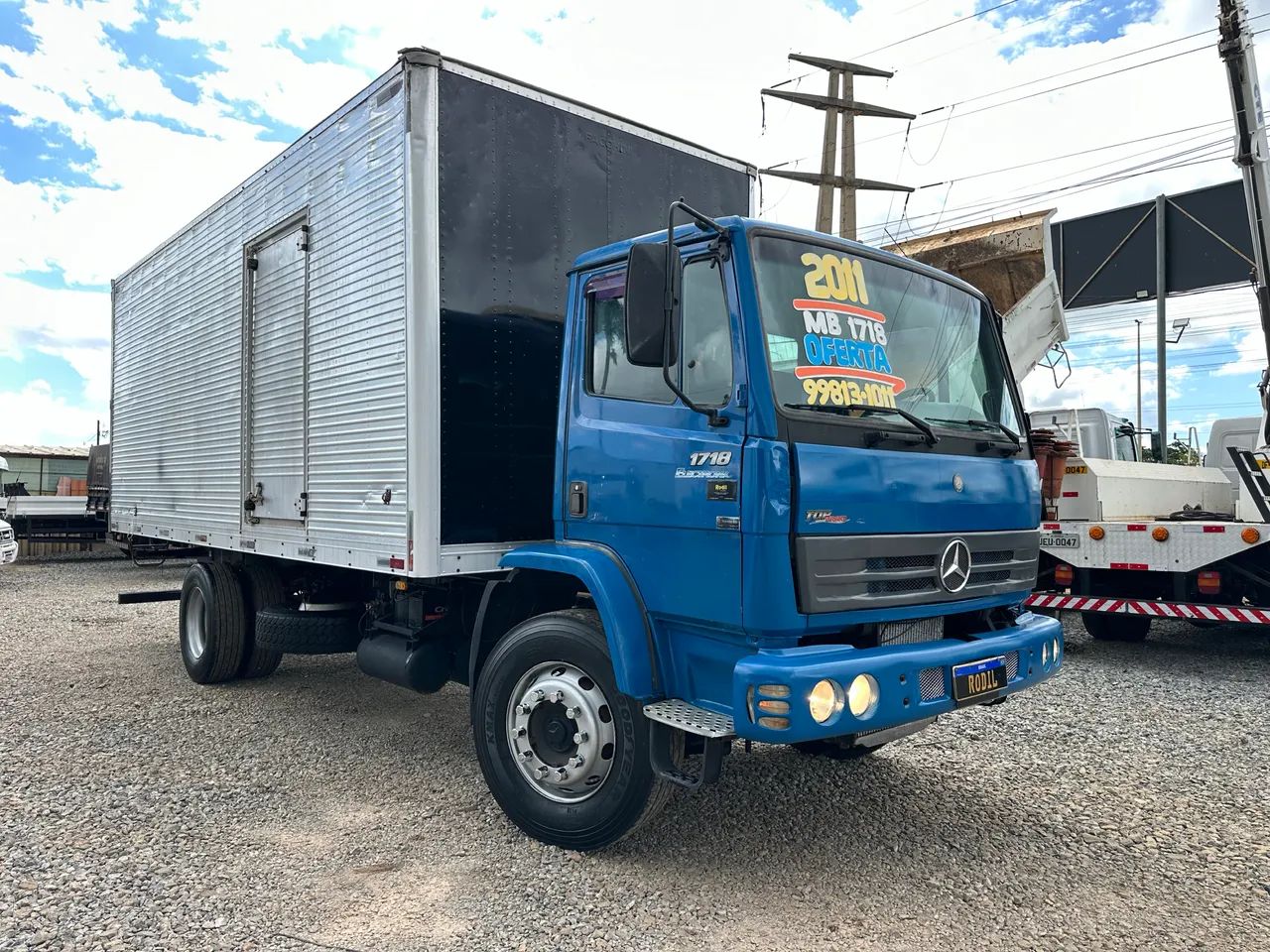 Mercedes Benz 1718 ano:2011 Bau DUT em branco - Caminhões - Samambaia ...