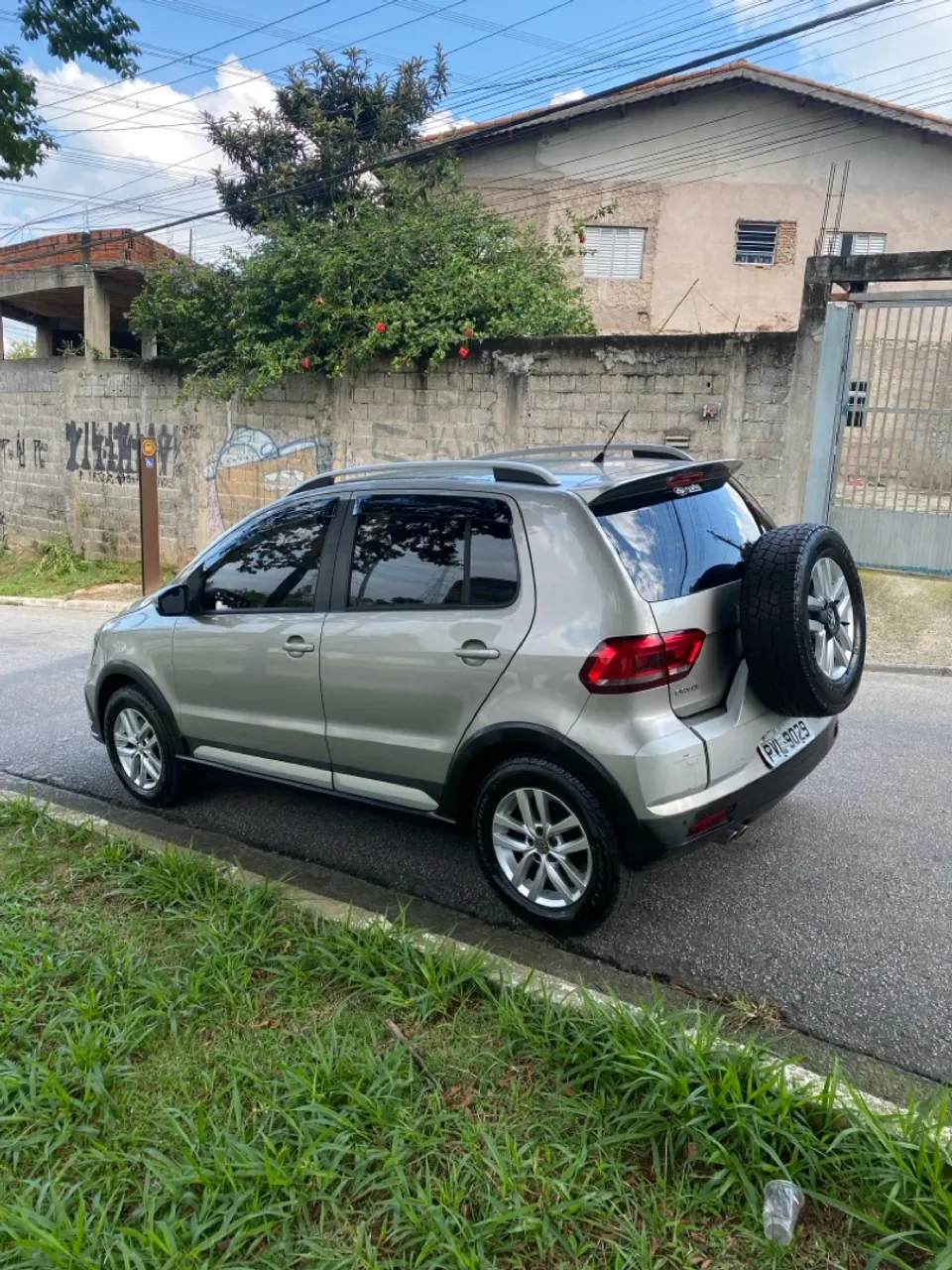 VOLKSWAGEN CROSSFOX 2015 Usados e Novos