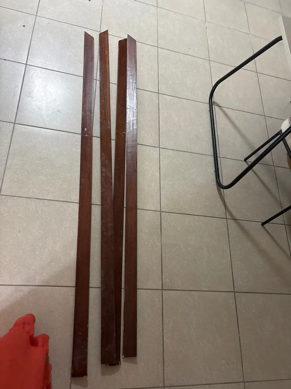 "alisar de porta" no Brasil