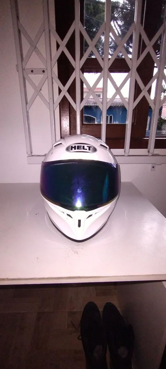 Capacete Helt com viseira fumê - Peças para motos - Barreiros, São José ...