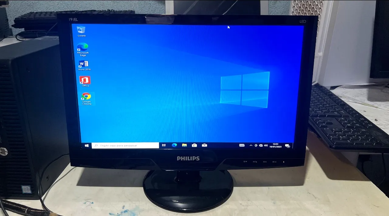 "monitor philips 19 polegadas led" - Monitores no Brasil