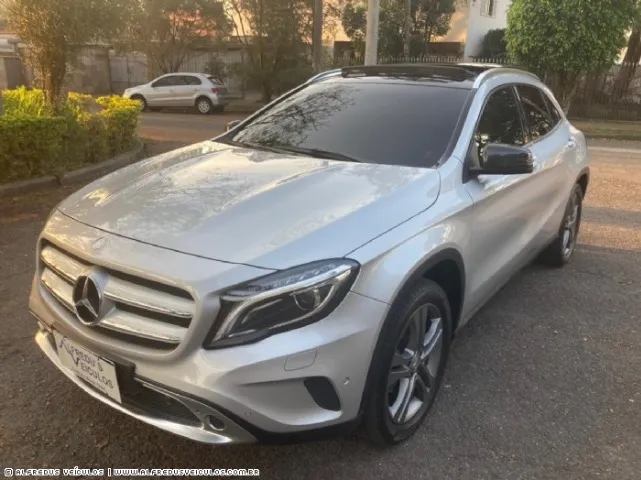 Mercedes-Benz GLA-200 2016 Usados e Novos