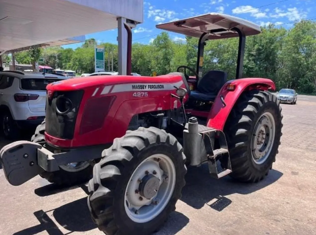 "trator massey ferguson 4275" - Tratores e máquinas agrícolas no Brasil