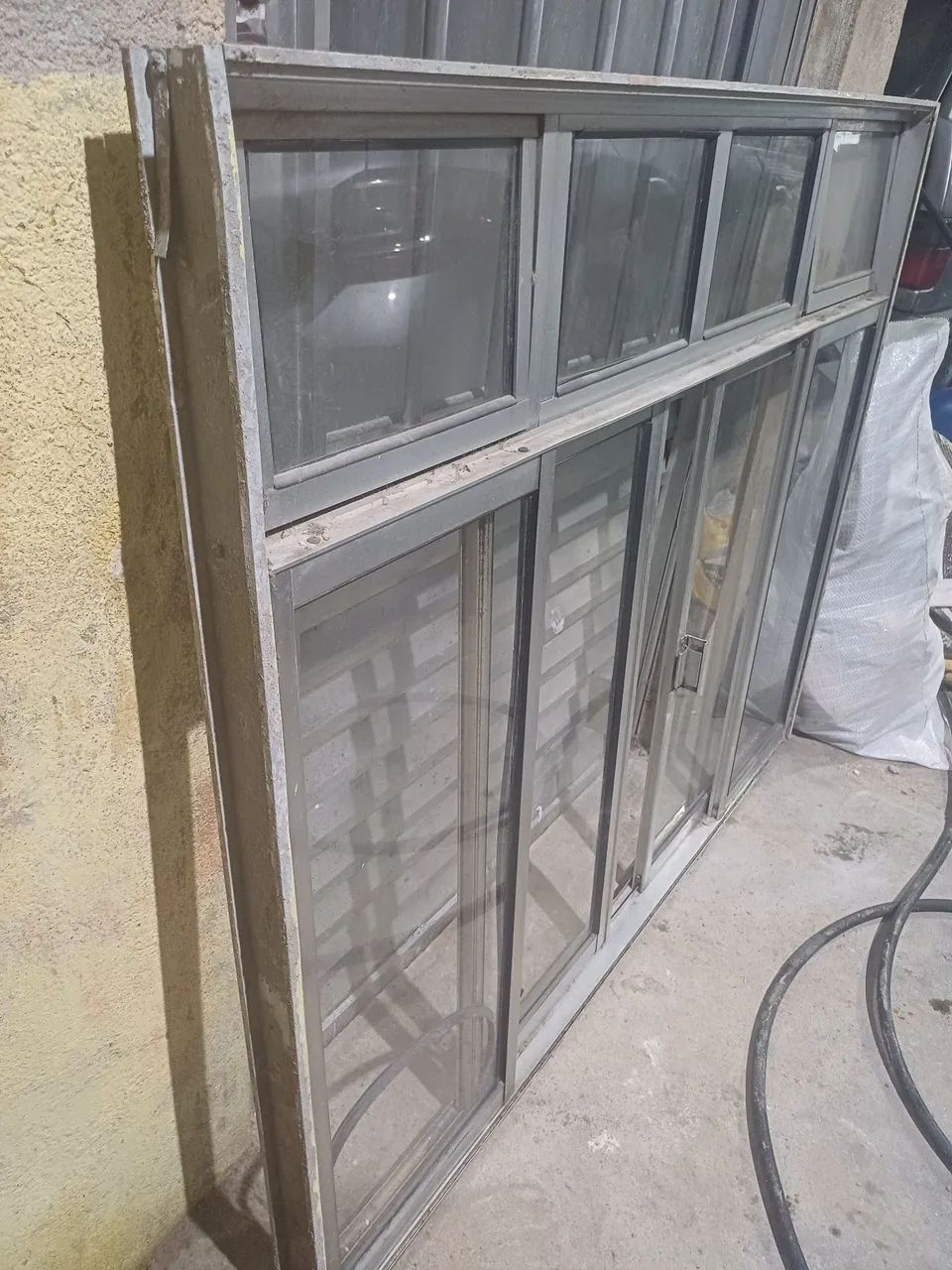 Janela de alumínio altura 97/ largura 118 lado direito - Portas e ...