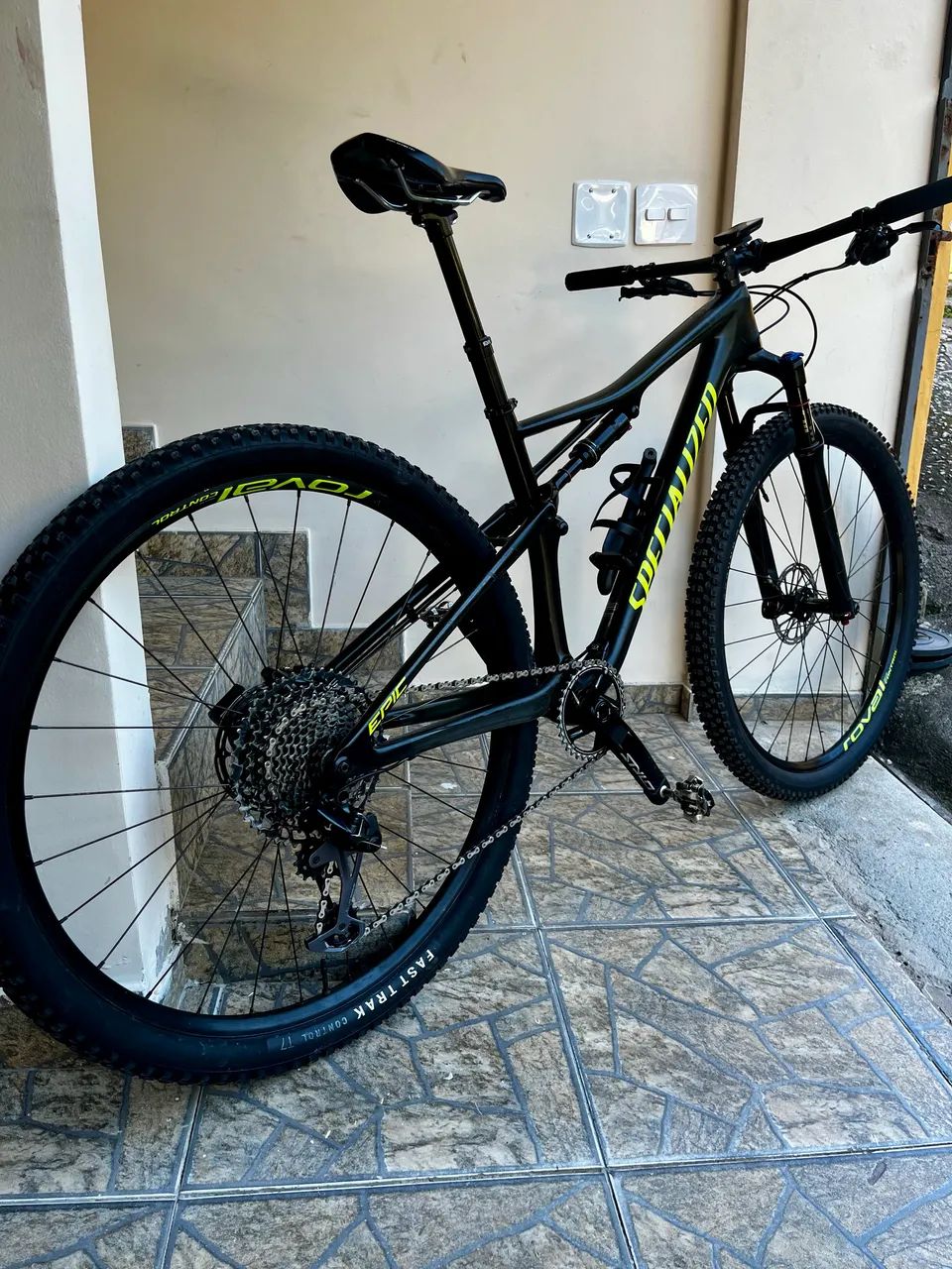 Specialized epic comp Carbon - M - Ciclismo - São Sebastião, Petrópolis ...