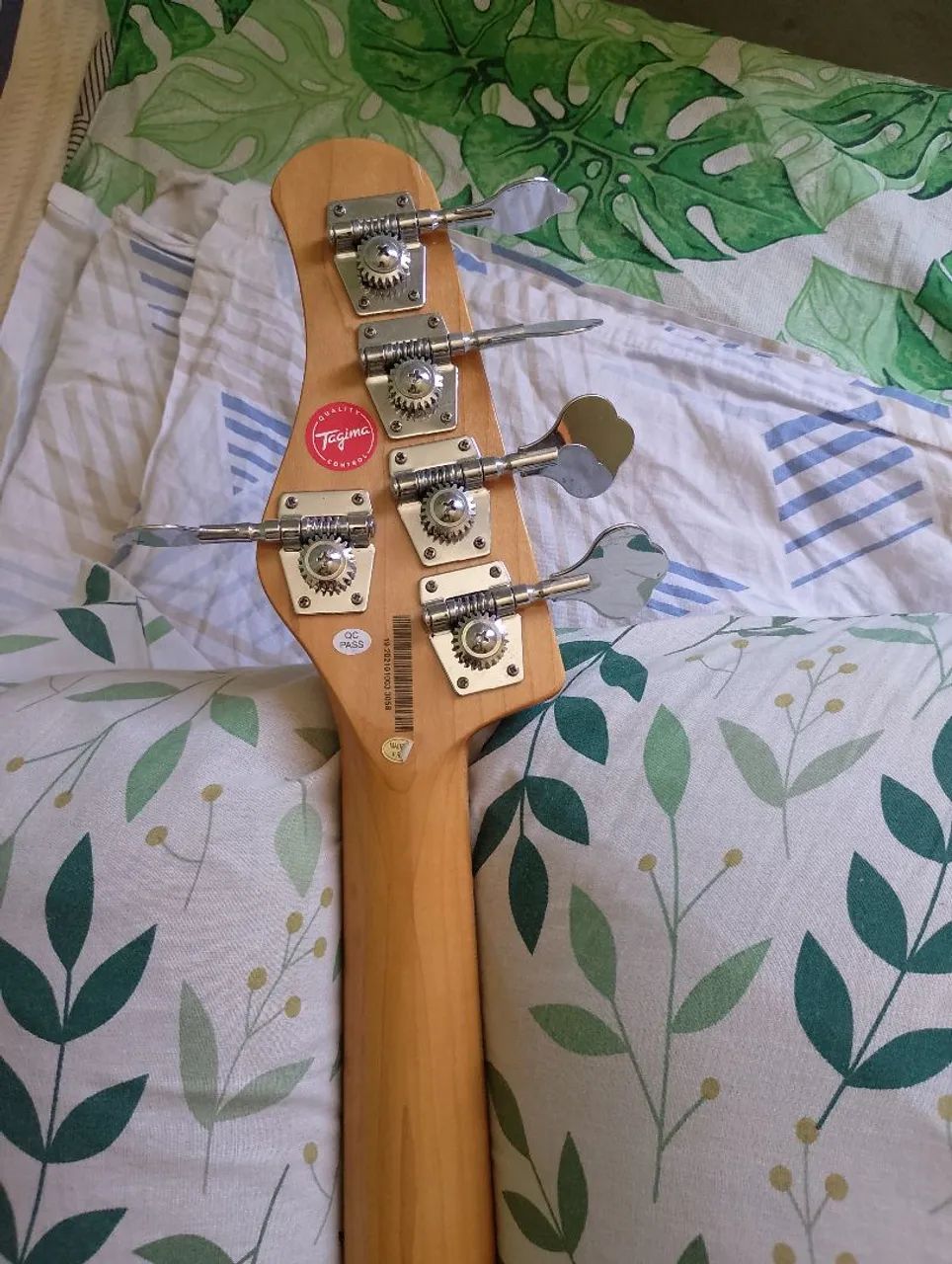 Contrabaixo Tagima série TW, ativo.Semi-novo - Instrumentos musicais ...