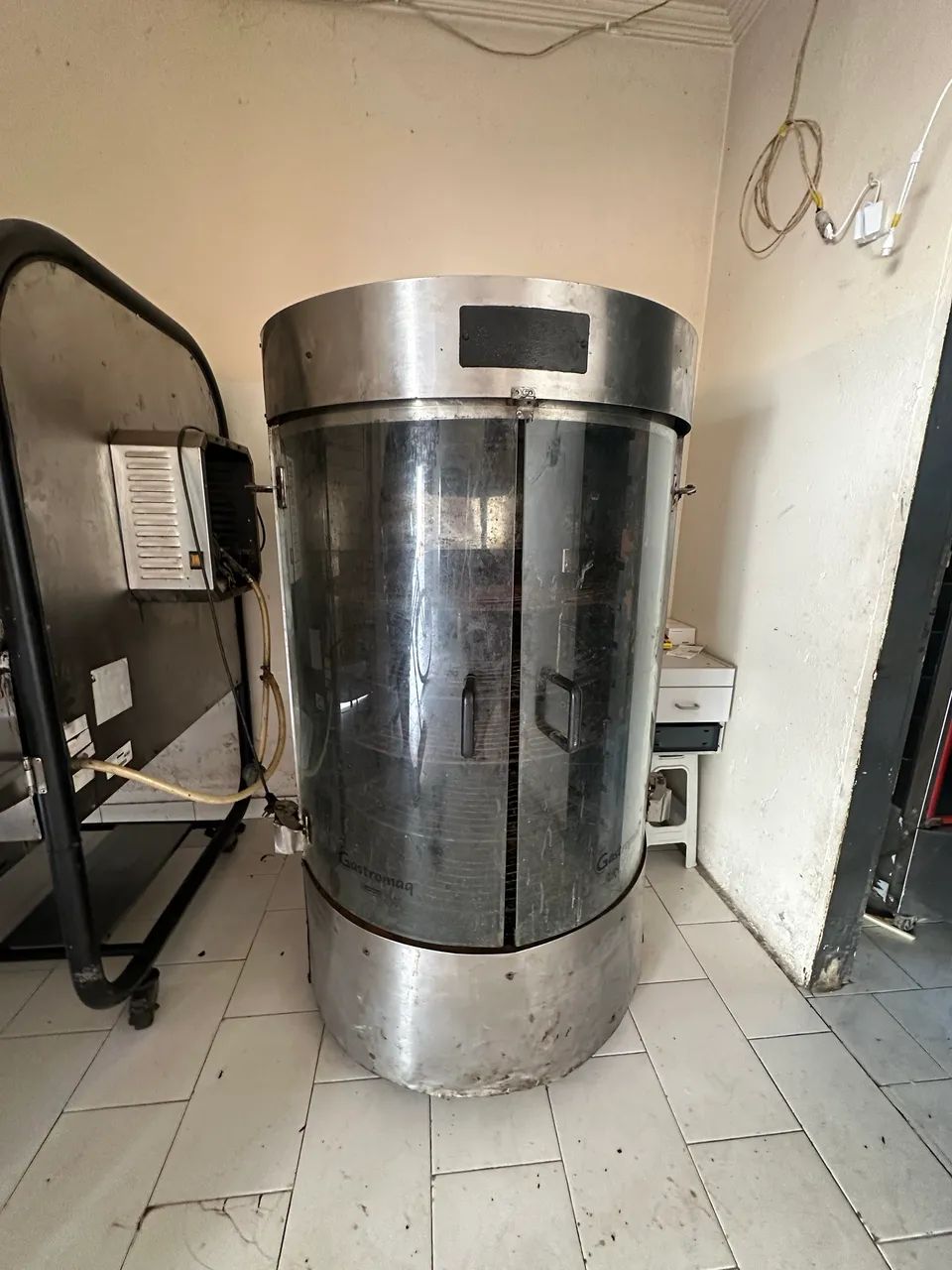 Máquina de frango capacidade 35 frangos - Gastronomia e Hotelaria ...