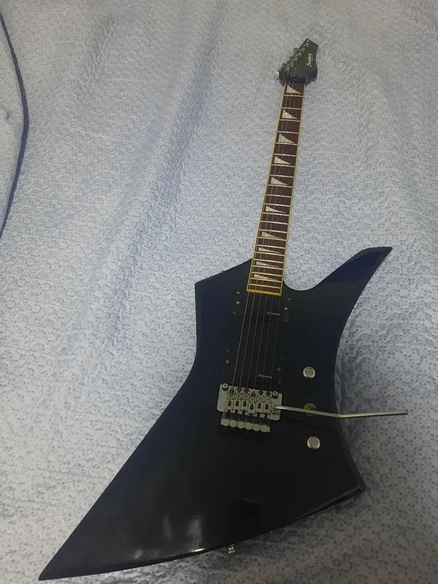 "guitarra explorer" no Brasil