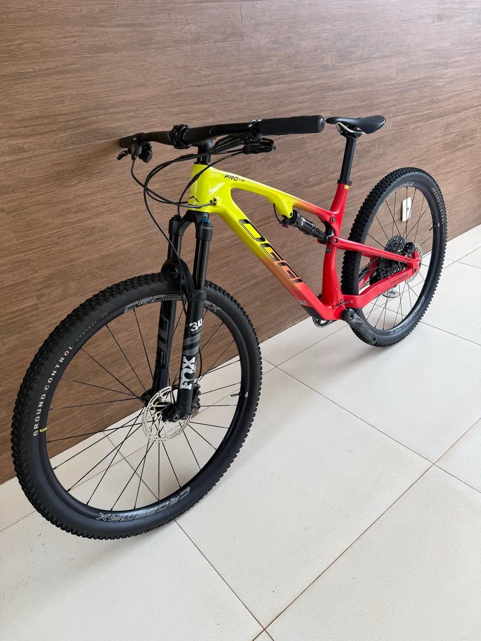 Bicicleta Oggi Cattura Com Rodas Mavic Crossmax - Ciclismo - Setor ...
