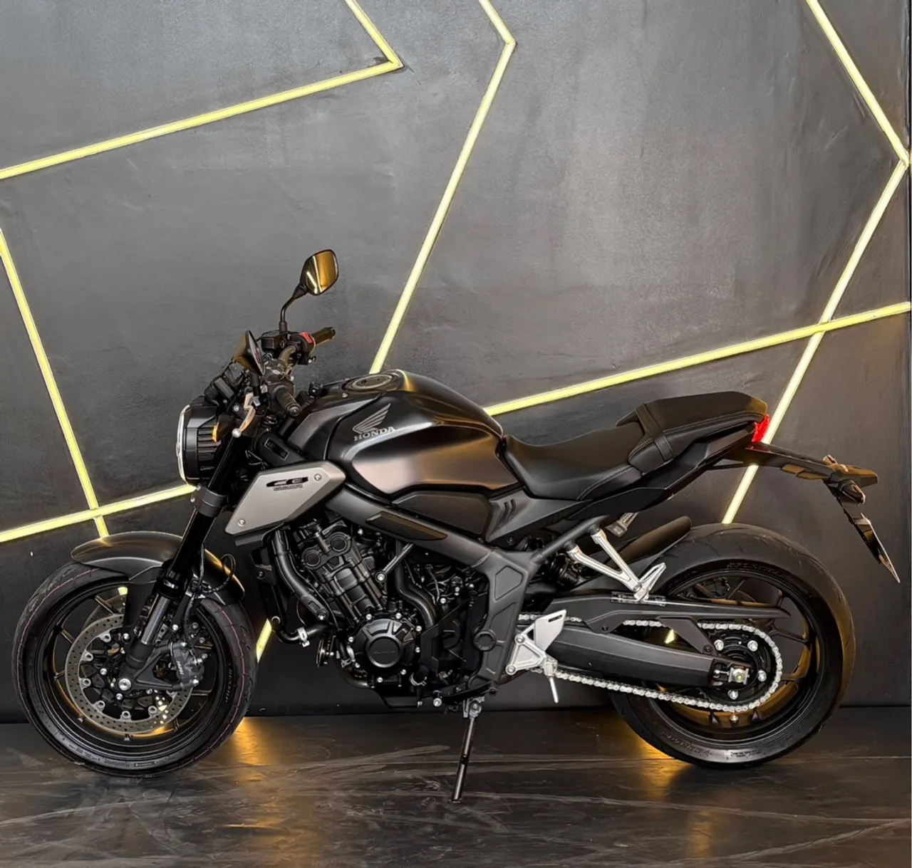 Motos HONDA CB 650R no Brasil