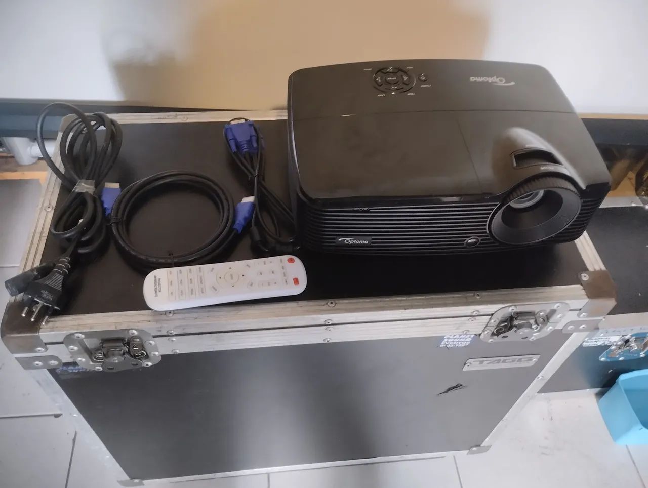 Projetor optoma XGA com 3200 Ansi lúmens reais - Projetores e Telas de ...