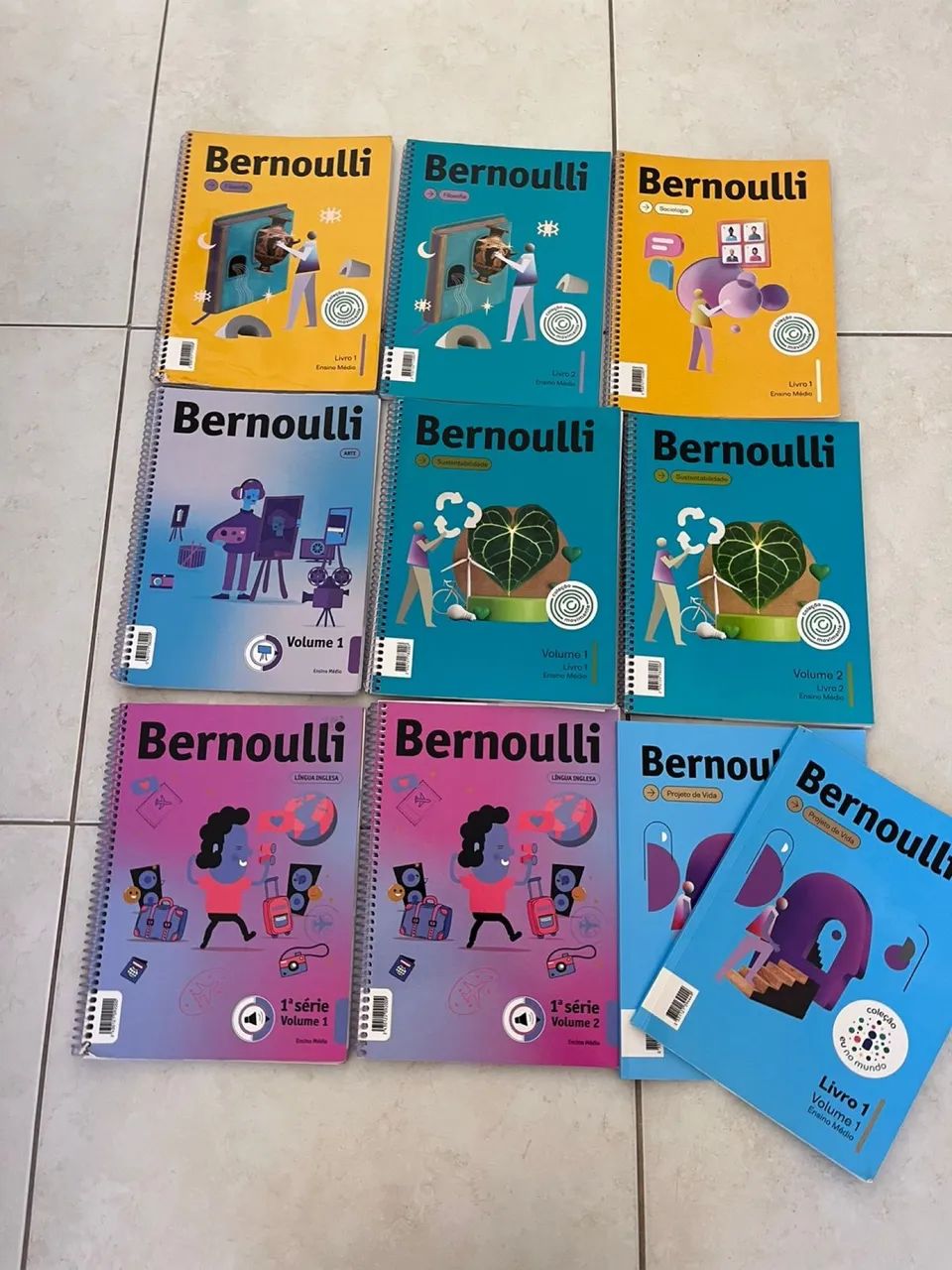 Livros Bernoulli 1° ano do ensino médio - Livros e revistas - Jabotiana ...